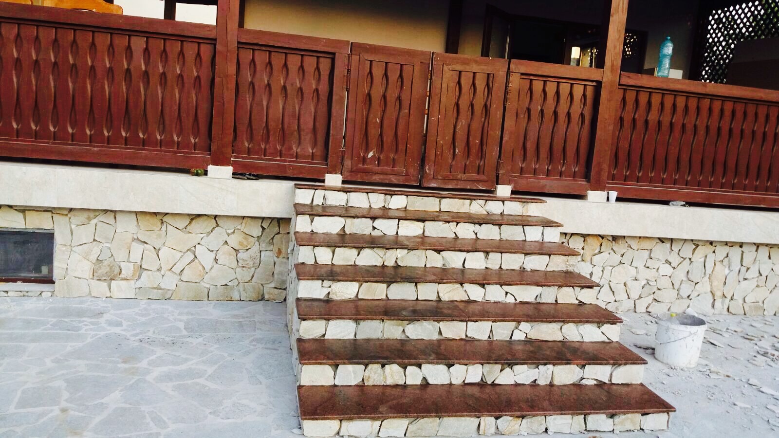 Trepte exterior granit Rosu Multicolor
